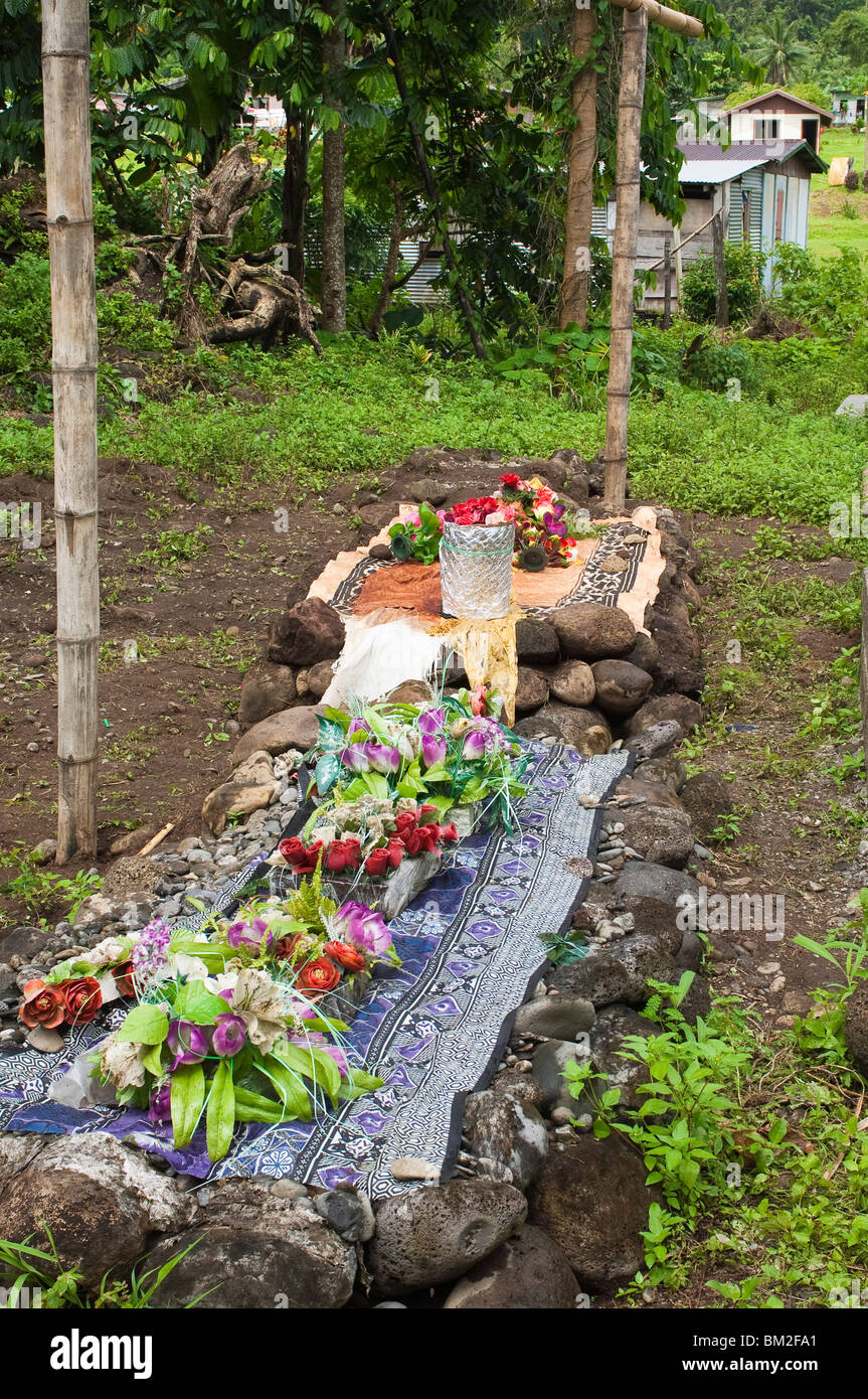 Traditional grave hi-res stock photography and images - Alamy