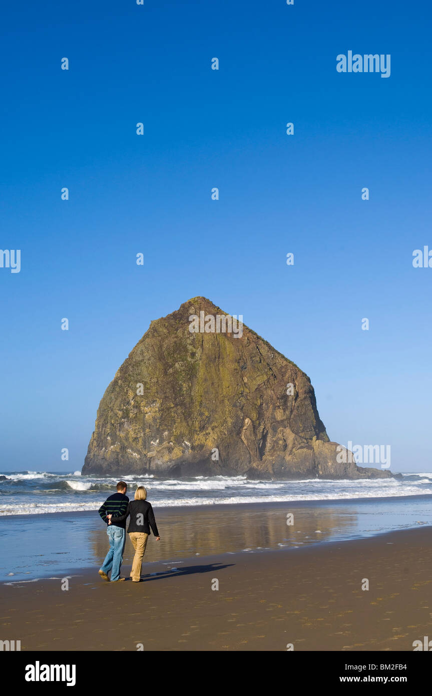 Haystack Rock, Cannon Beach, Oregon, USA Stock Photo - Alamy
