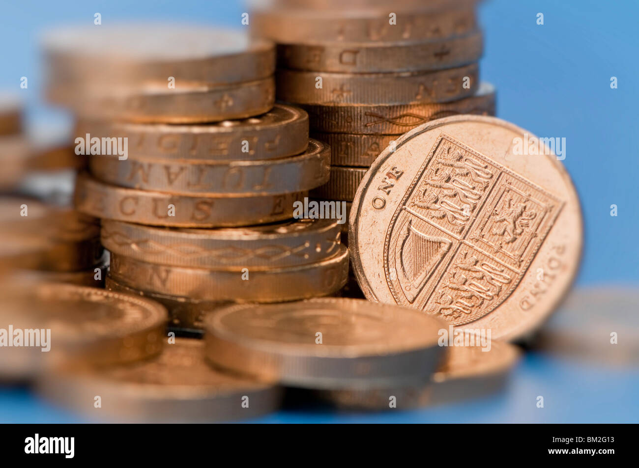 Pile of British pound coins Stock Photo - Alamy