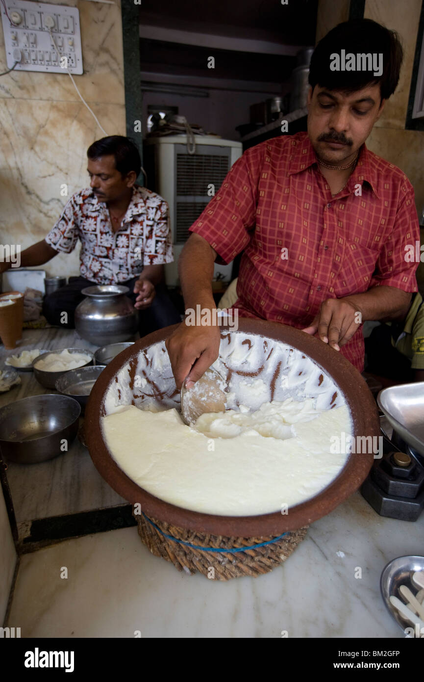 Lassiwallah hi-res stock photography and images - Alamy