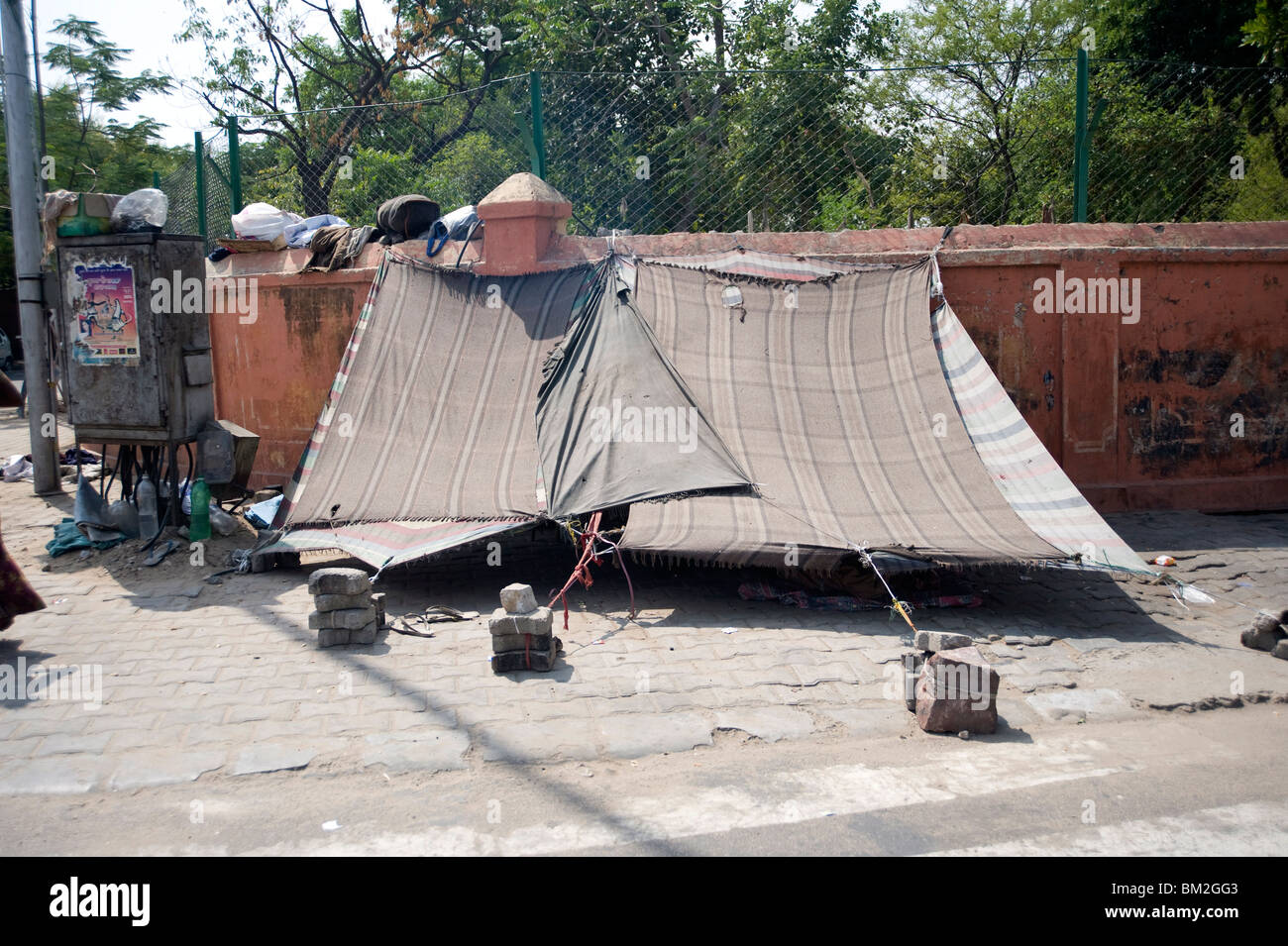 Slum dwellings hi-res stock photography and images - Alamy