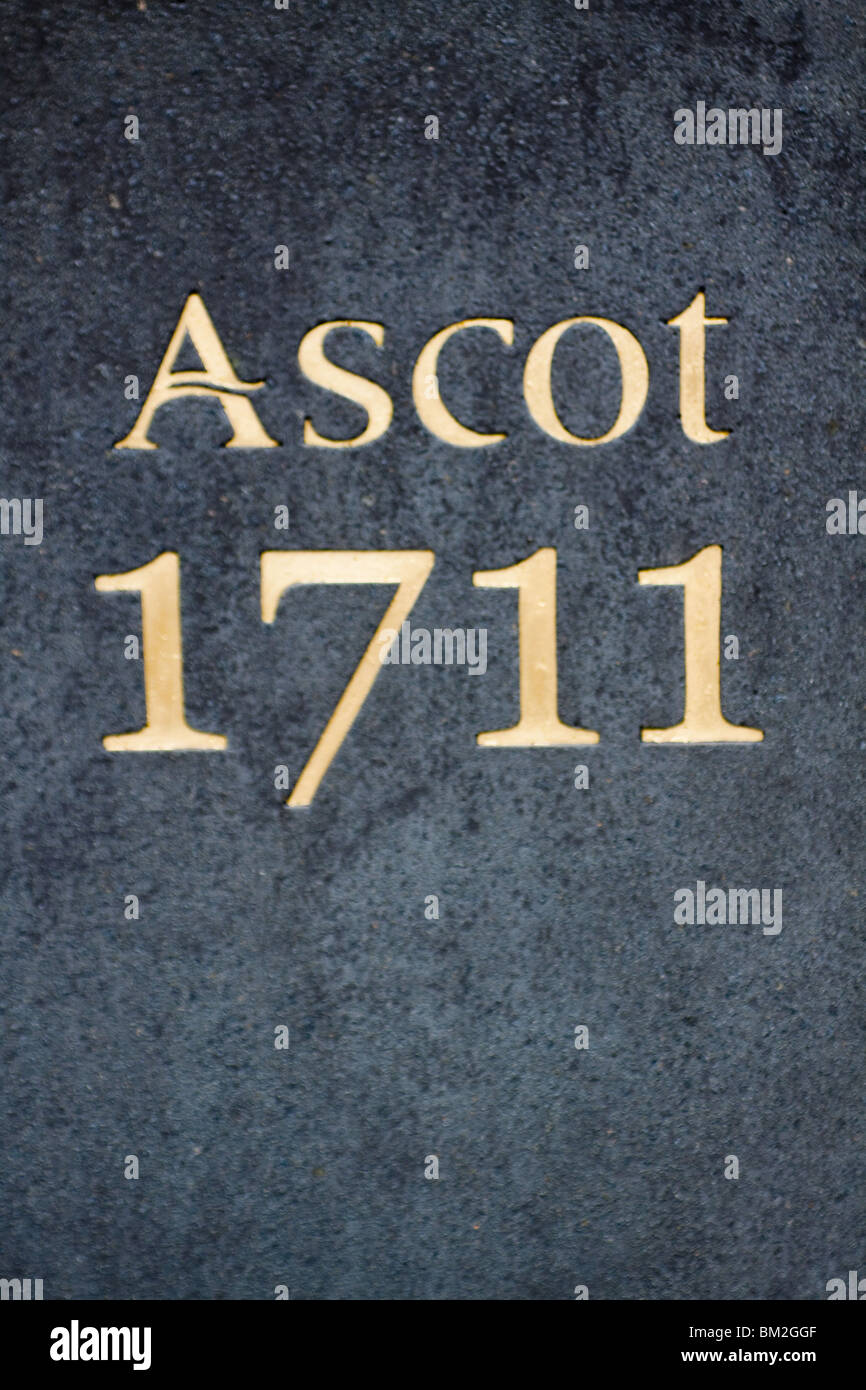 Ascot sign in ascot racecourse hi-res stock photography and images - Alamy