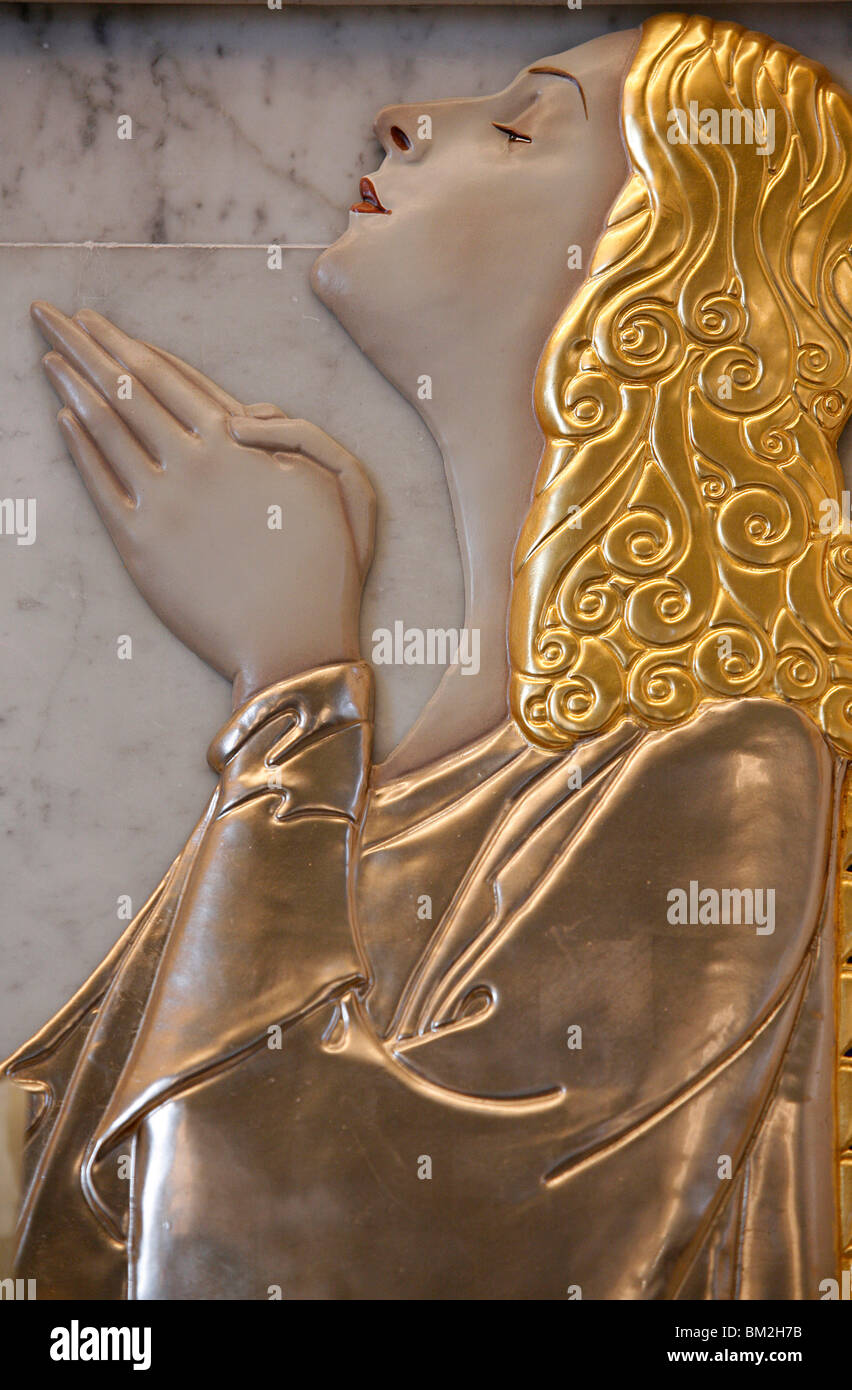 Altar angel hi-res stock photography and images - Alamy