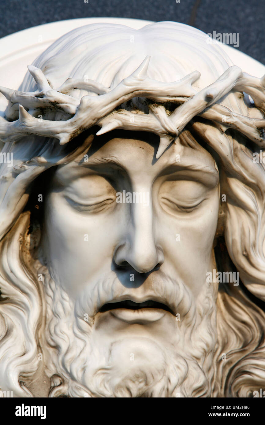 Vienna statue of jesus christ hi-res stock photography and images - Alamy