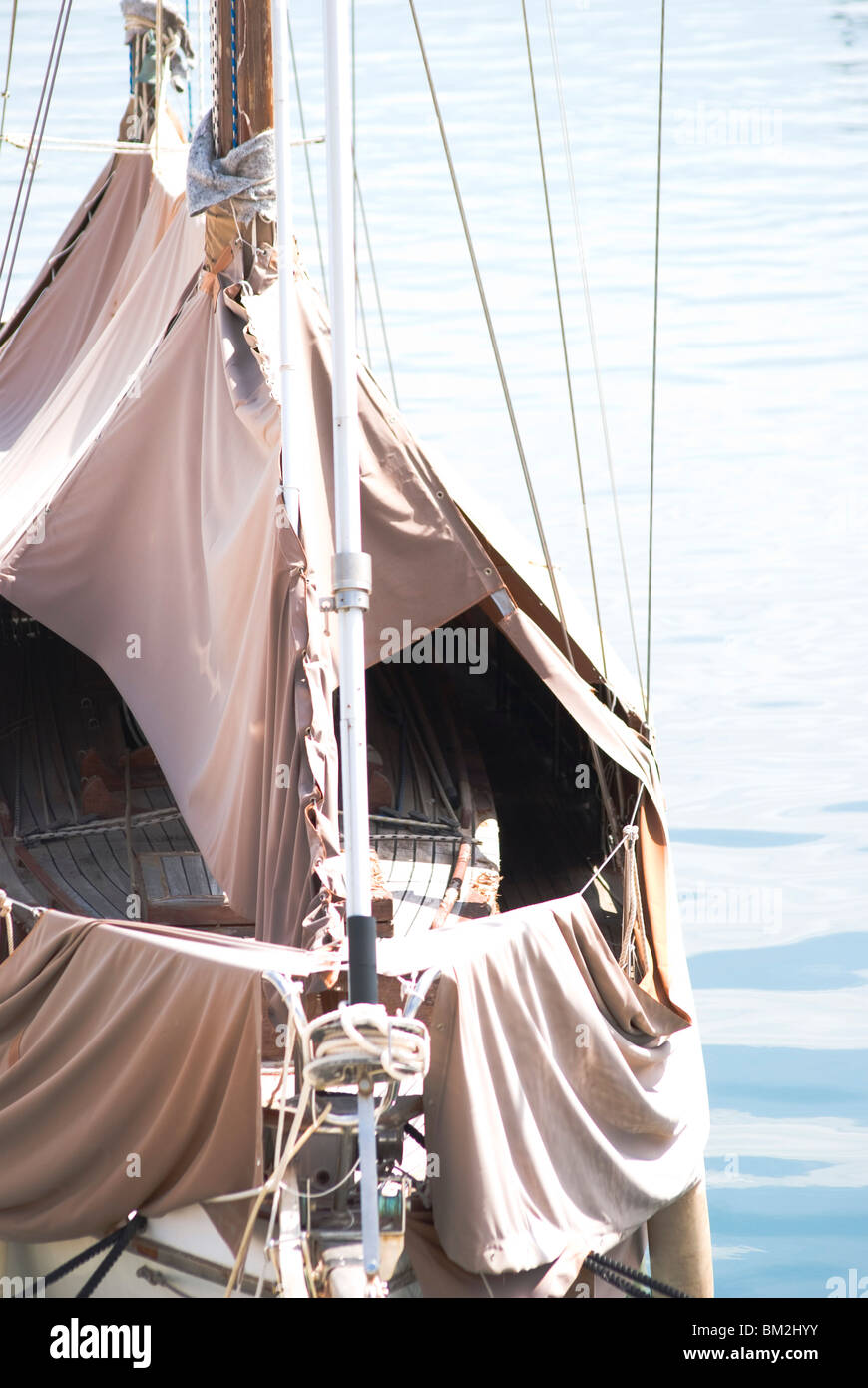 Stern mast hi-res stock photography and images - Alamy