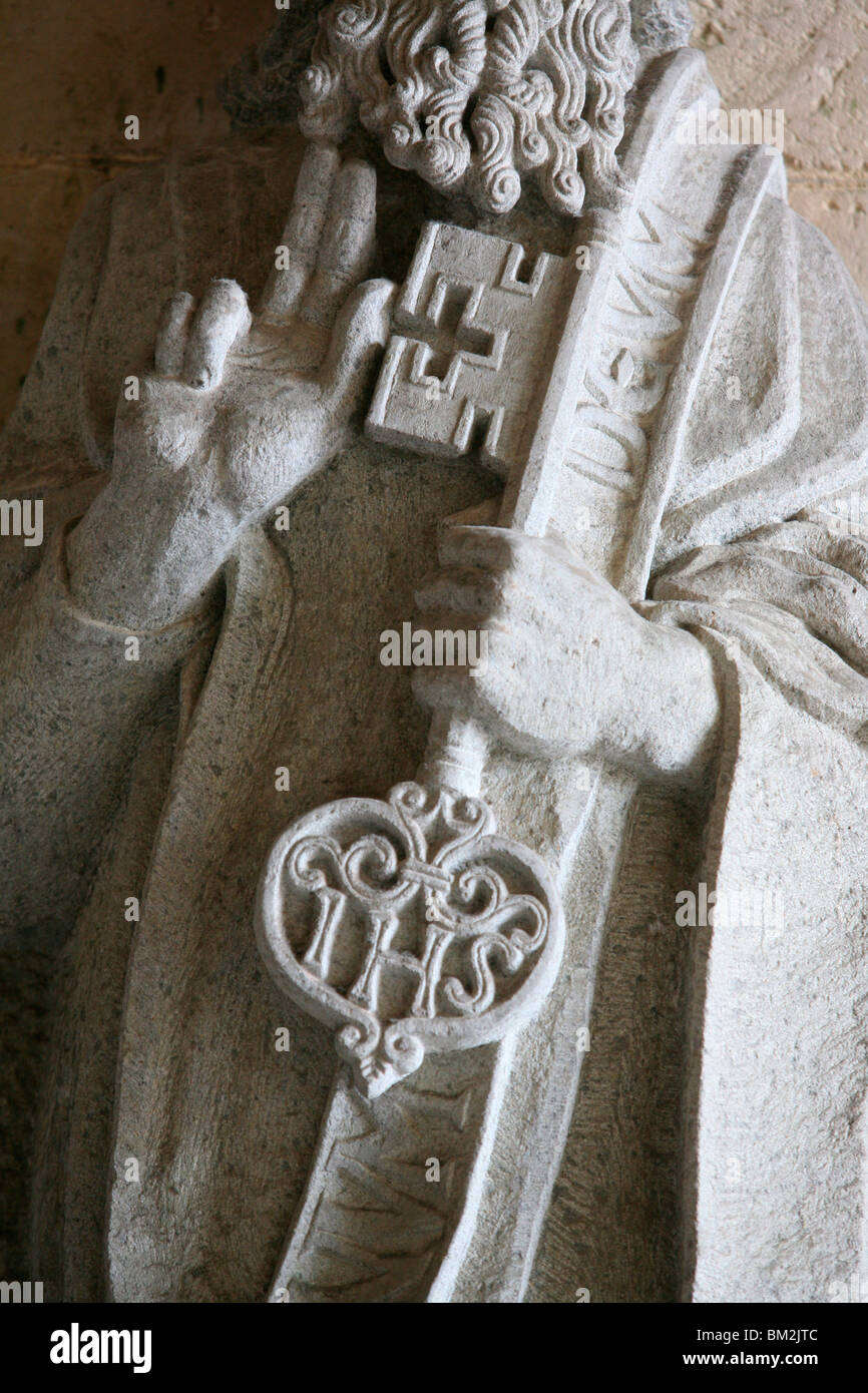 Statue saint peter holding keys hi-res stock photography and images - Alamy