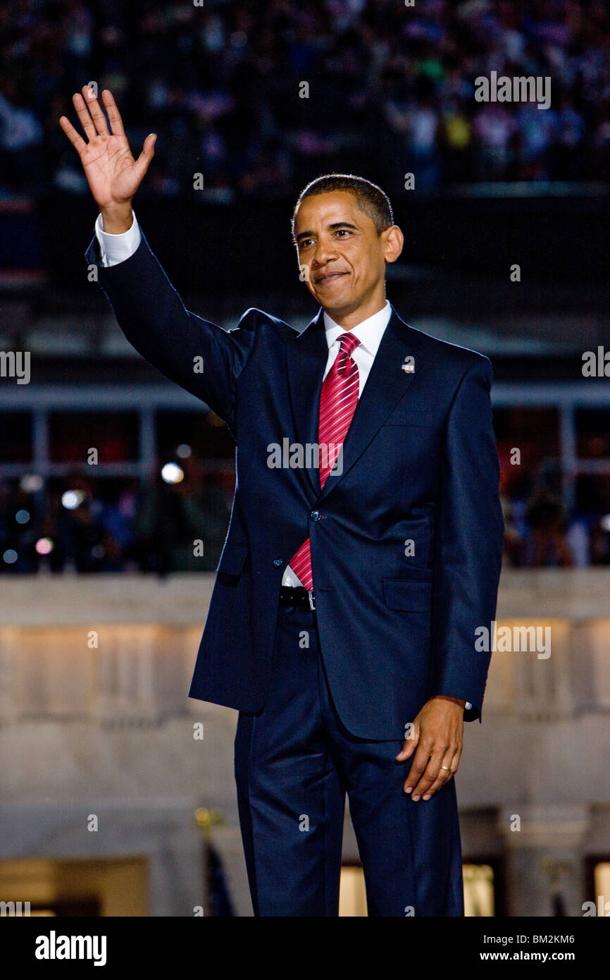 Barack Obama Waving to the Delegates Stock Photo - Alamy