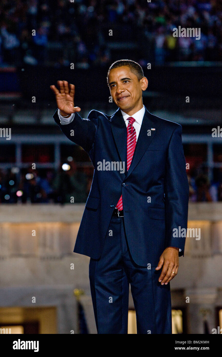 Podium wave waving hi-res stock photography and images - Alamy