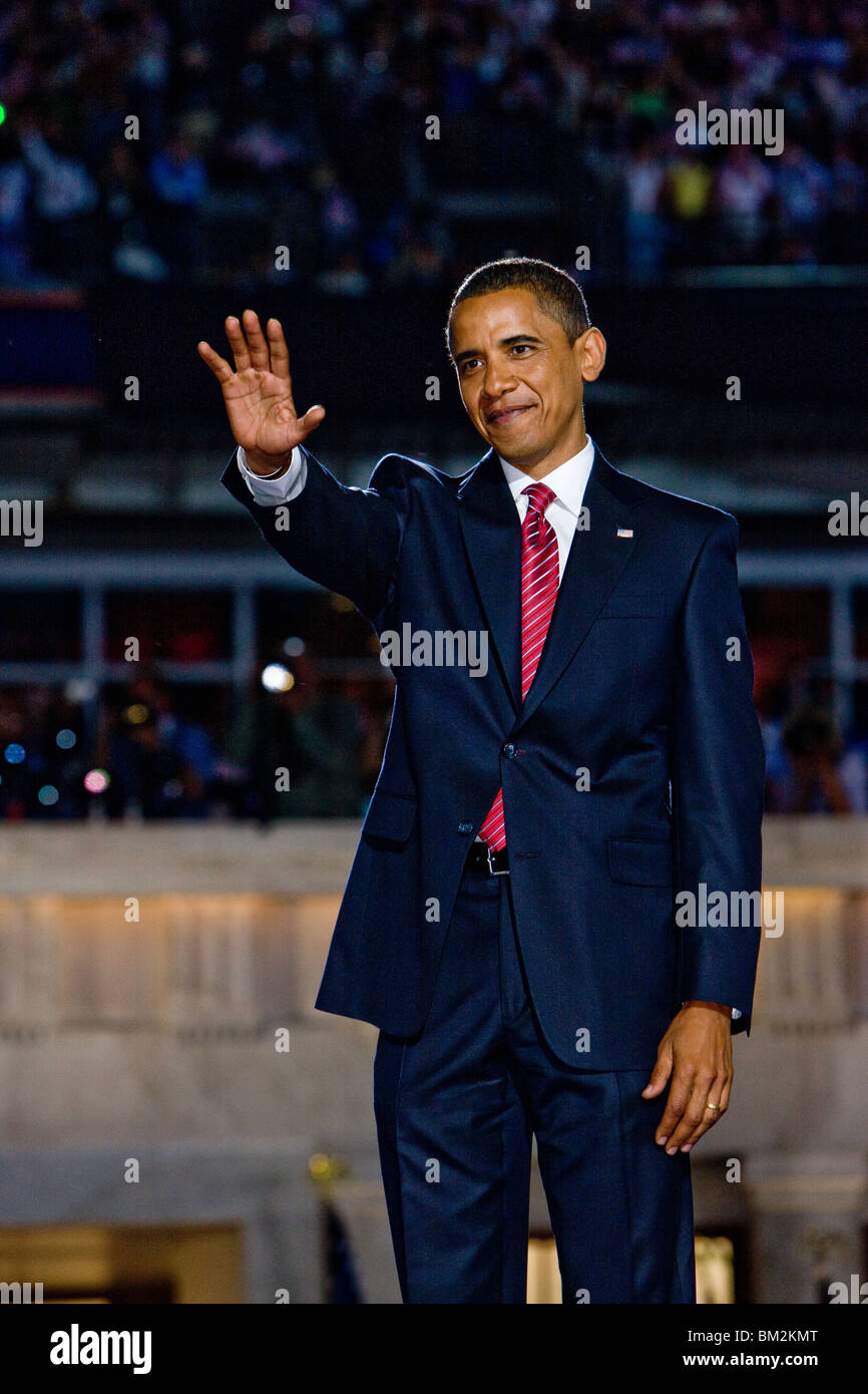 Podium wave waving hi-res stock photography and images - Alamy