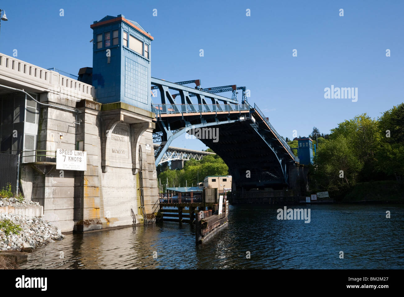 Bridge opening double bascule hi-res stock photography and images - Alamy