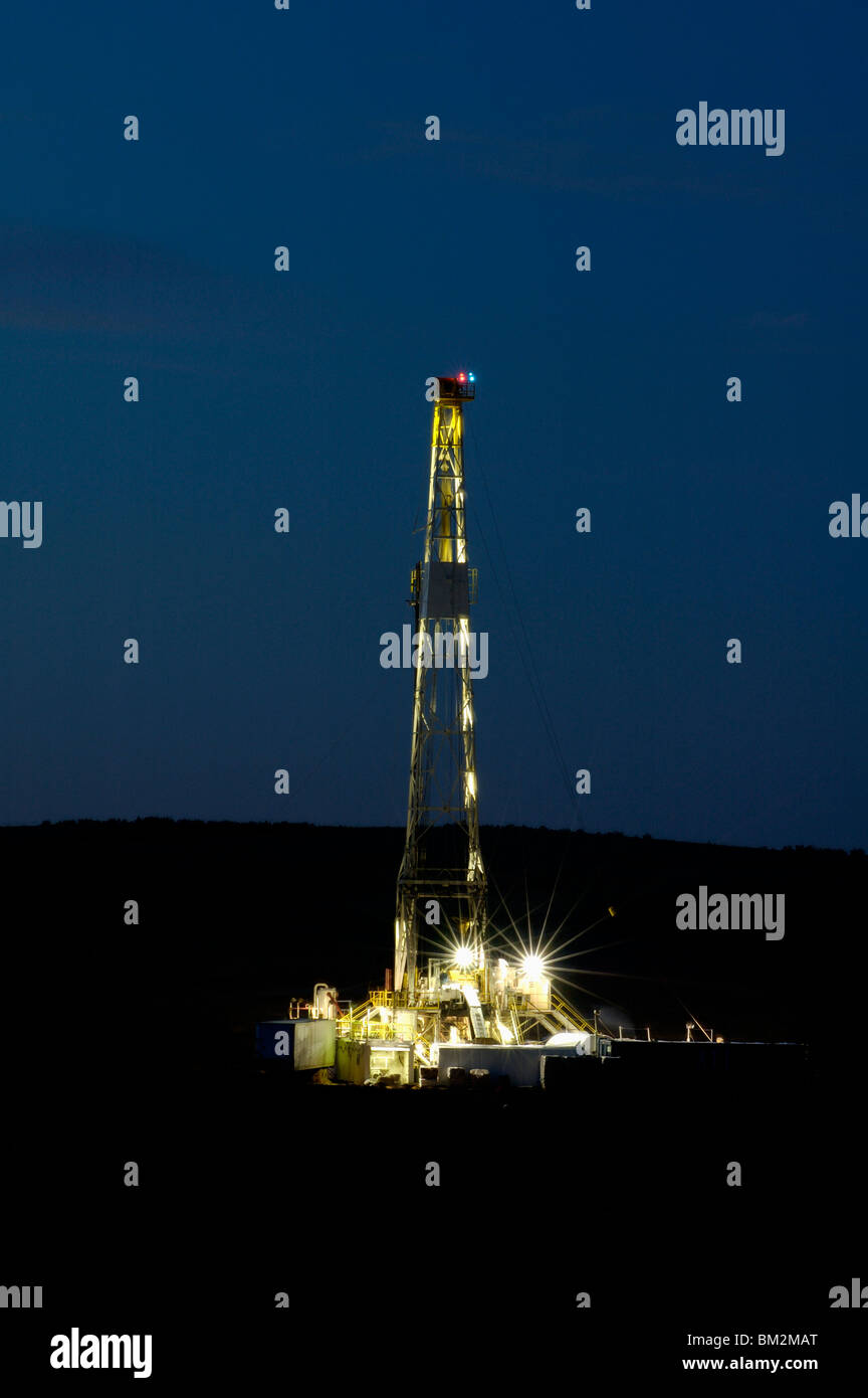 Drilling Rig Night High Resolution Stock Photography and Images - Alamy