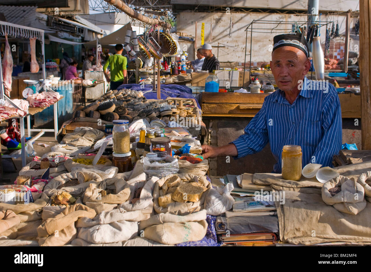 Market stand hi-res stock photography and images - Alamy