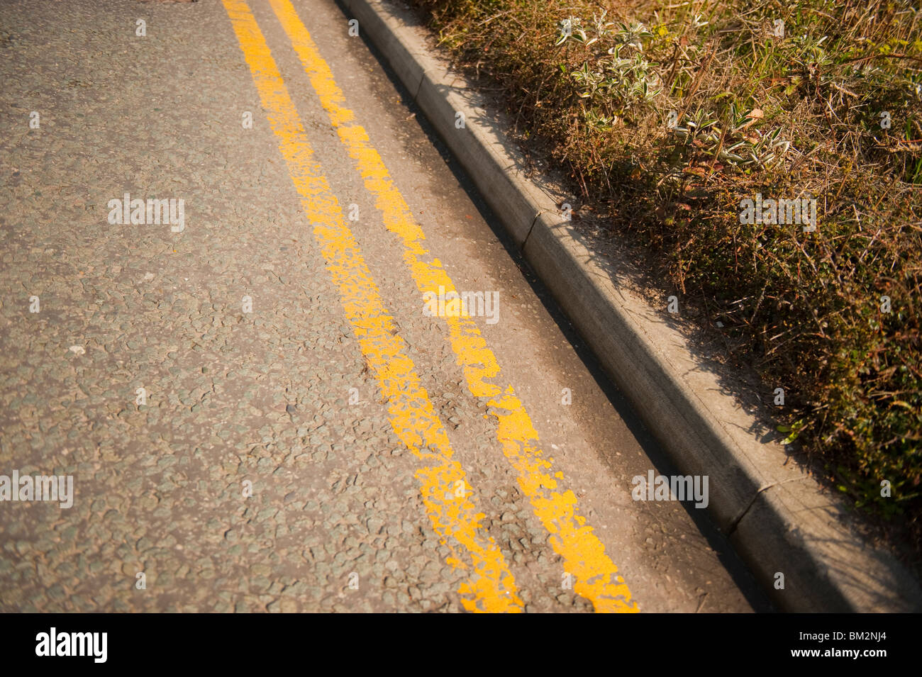 Road double lines hi-res stock photography and images - Alamy