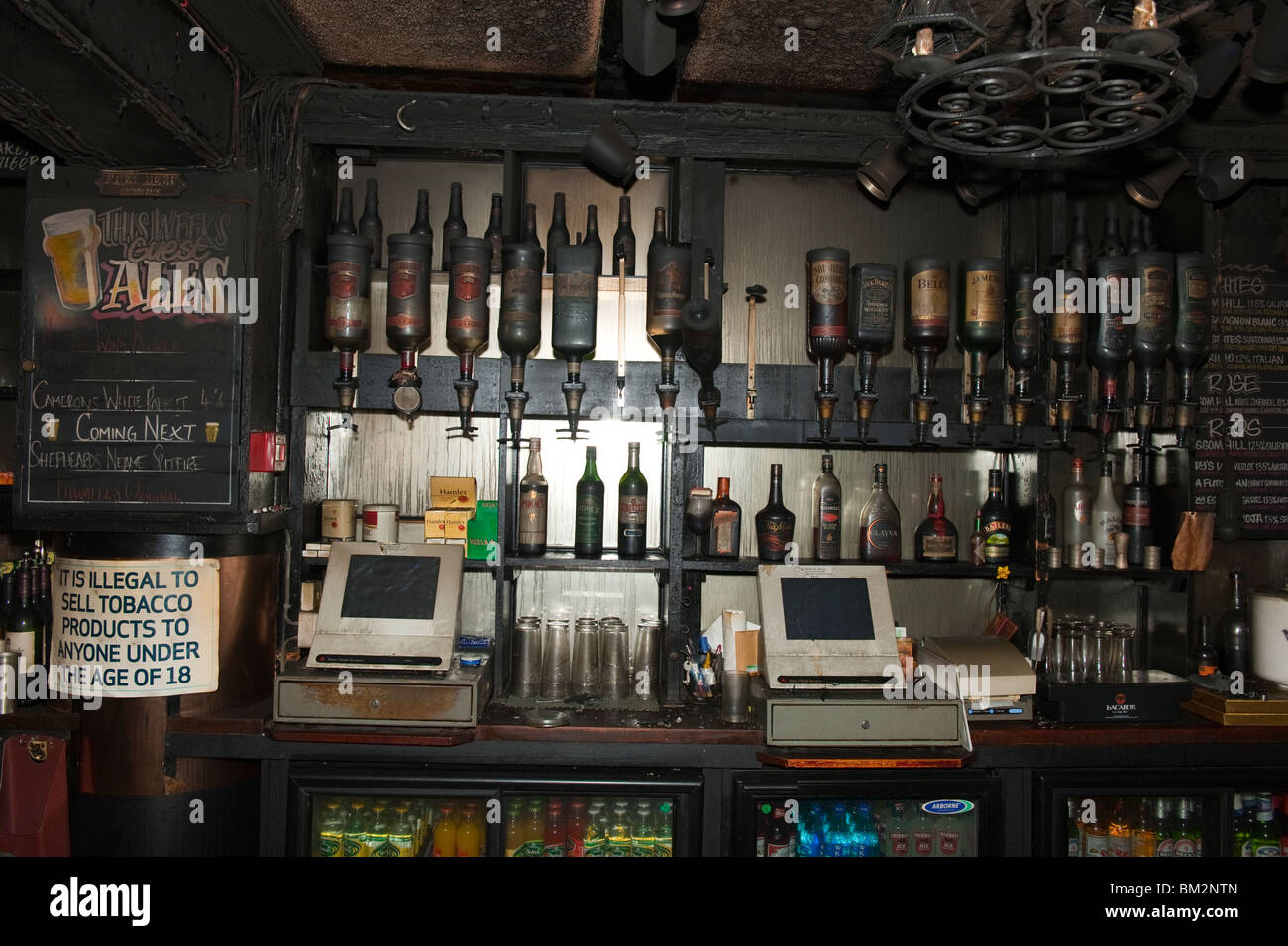 Pub bar blackened after severe fire Stock Photo - Alamy