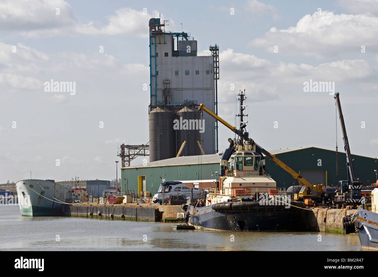 Tug lowestoft port harbour suffolk hi-res stock photography and images ...