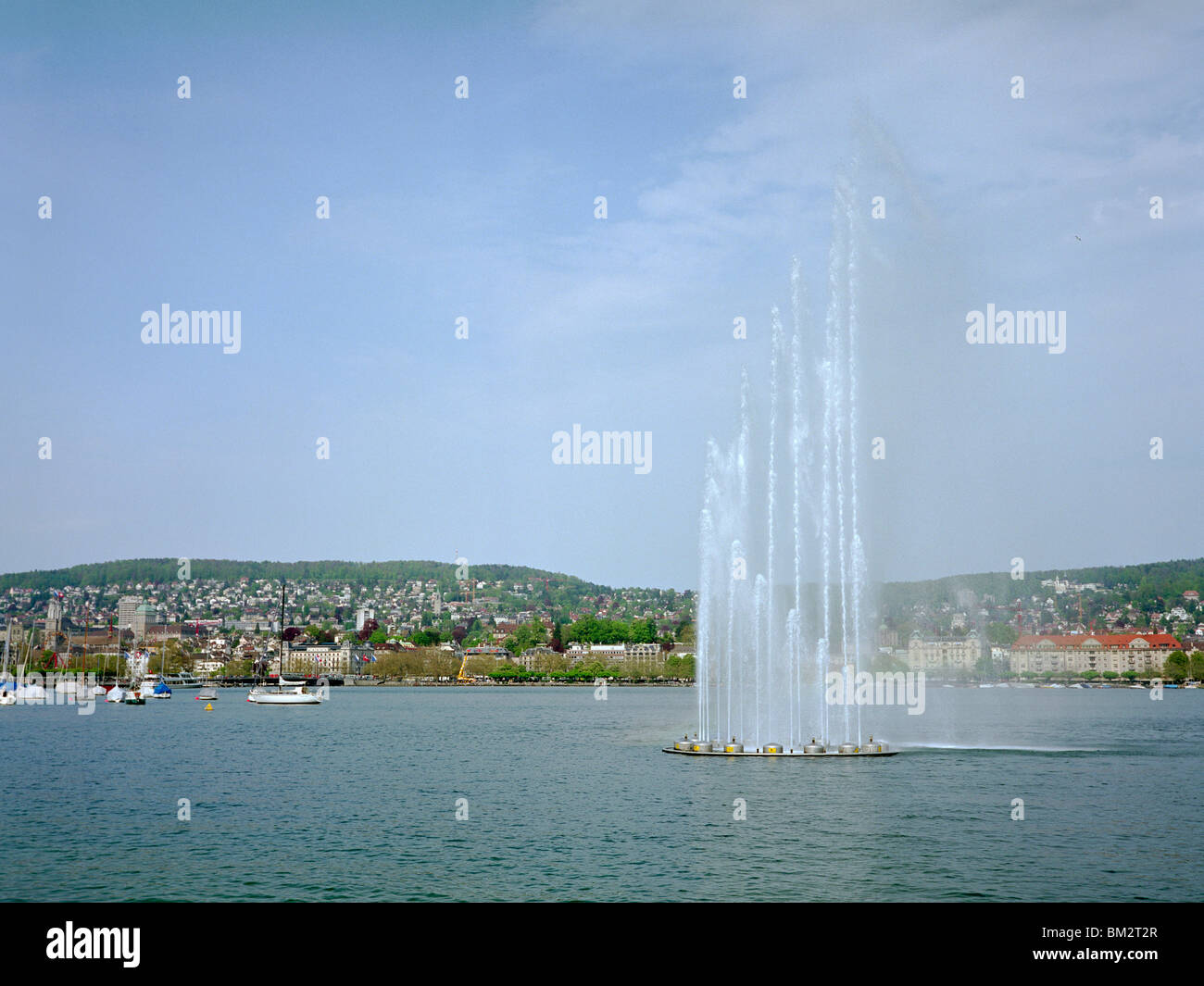 Lake zurich fountain hi-res stock photography and images - Alamy