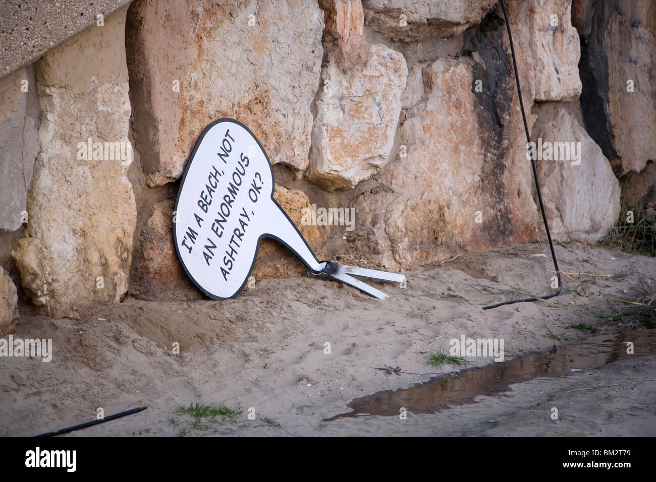 Ashtray sign hi-res stock photography and images - Alamy