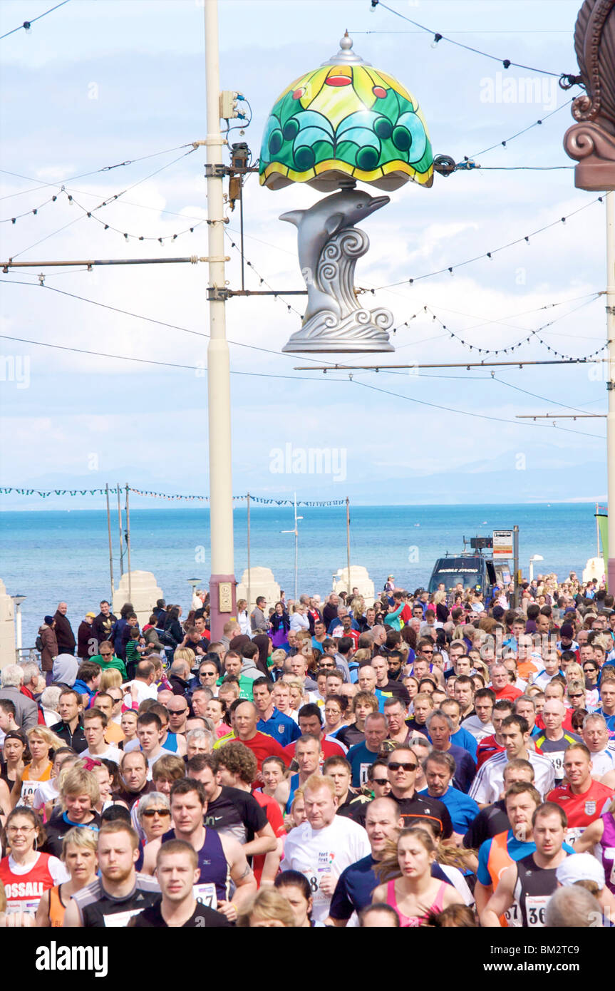 Blackpool 10 K fun run along the promenade Stock Photo - Alamy