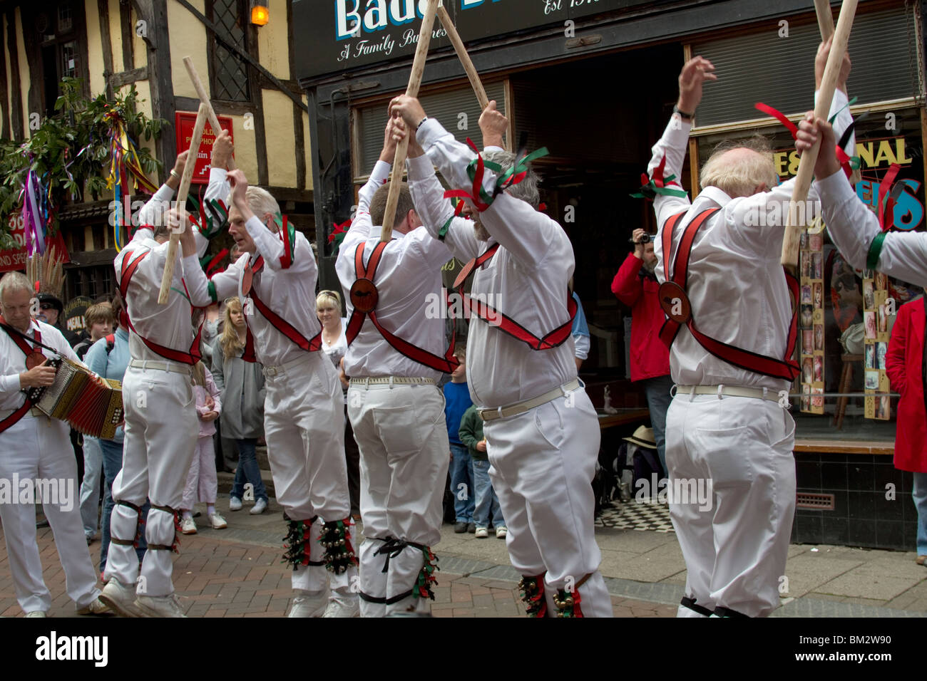 May day dancers hi-res stock photography and images - Alamy