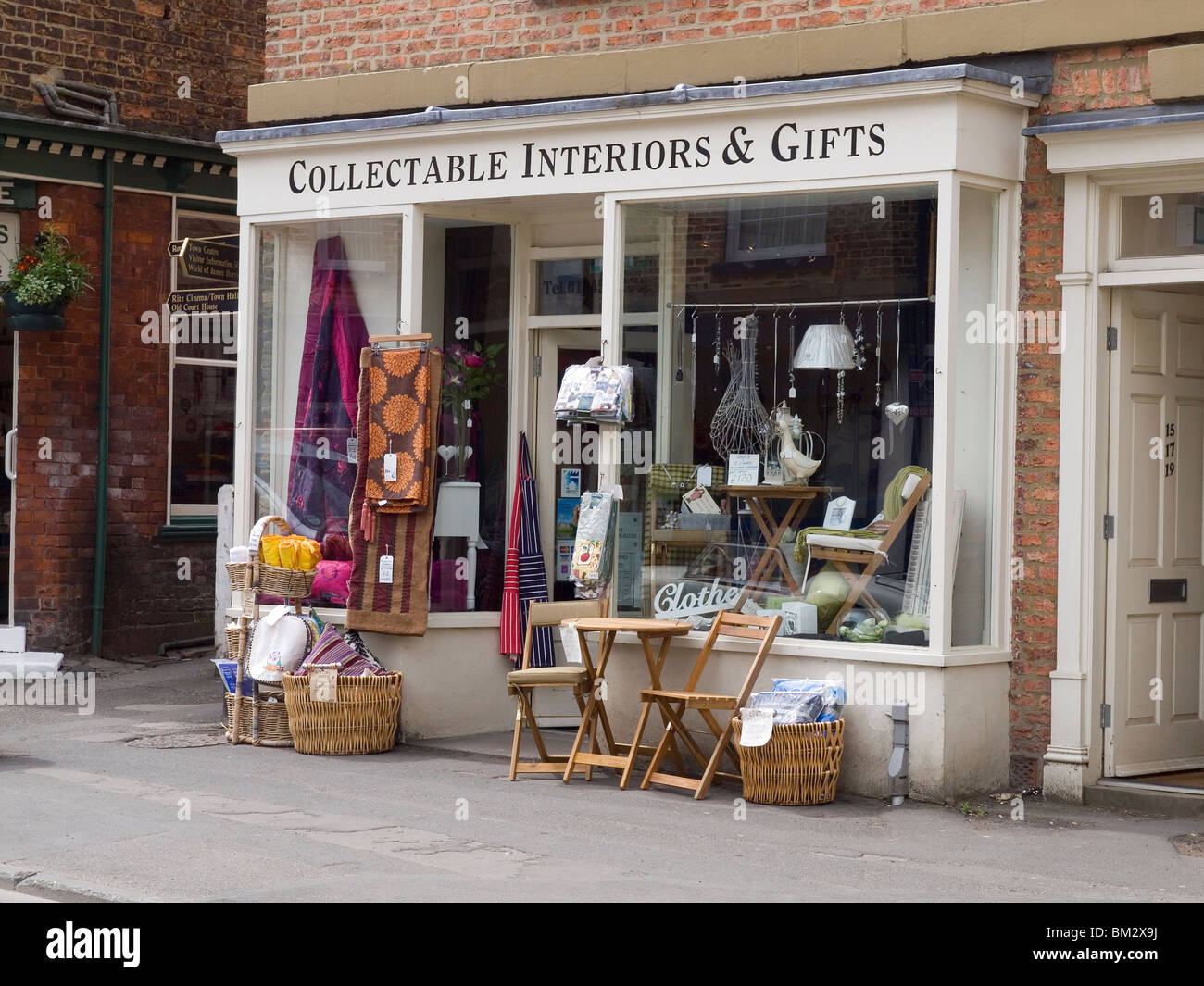 Collectable interiors and gifts hi-res stock photography and images - Alamy