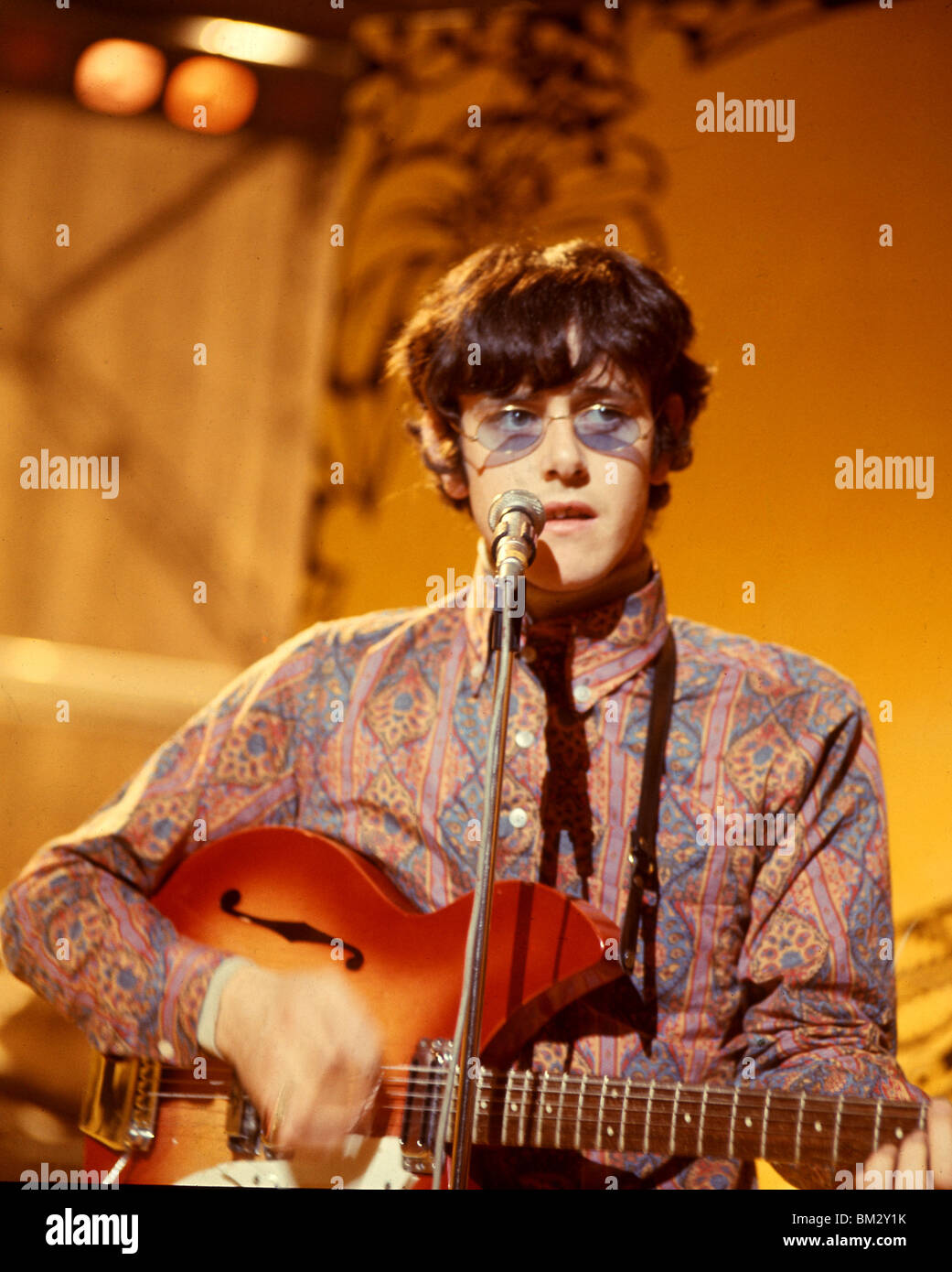 DONOVAN - Scottish folk/pop singer on Ready, Steady, Go in November ...