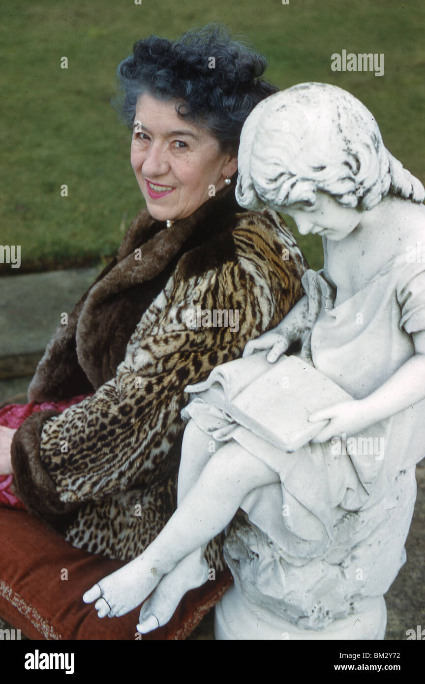 ENID BLYTON - English childrens' writer (1897-1968) at her Green Hedges ... ENID BLYTON - English childrens' writer (1897-1968) at her Green Hedges ...