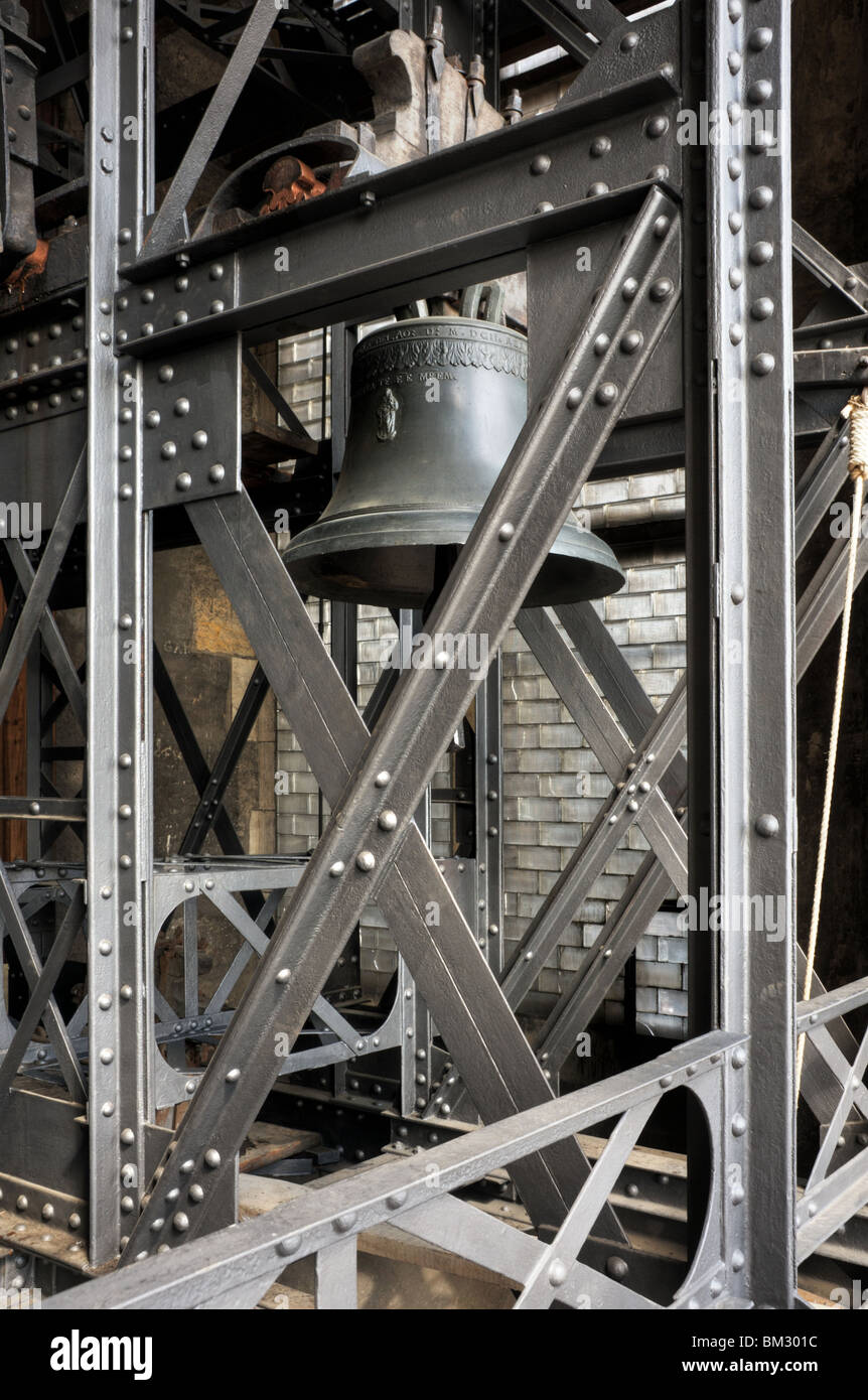 Heavy peal of bells hi-res stock photography and images - Alamy