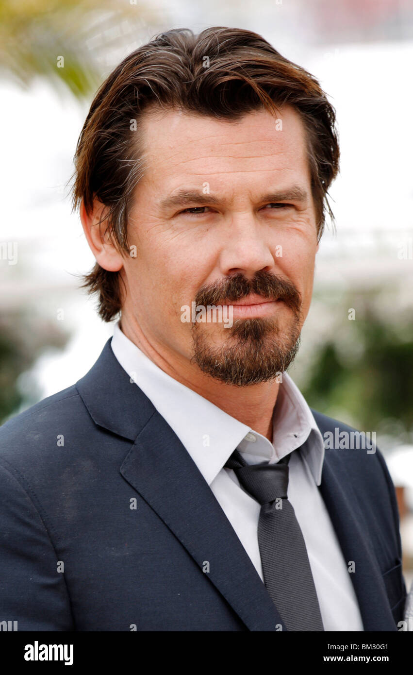 JOSH BROLIN YOU WILL MEET A TALL DARK STRANGER PHOTOCALL PALAIS DES ...