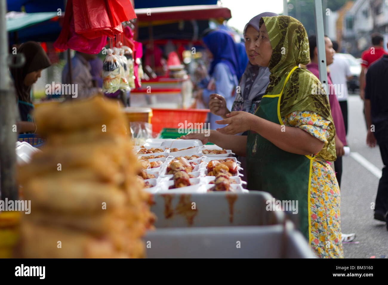 The Sunday night food market, Taman Tun, Kuala Lumpur Stock Photo - Alamy