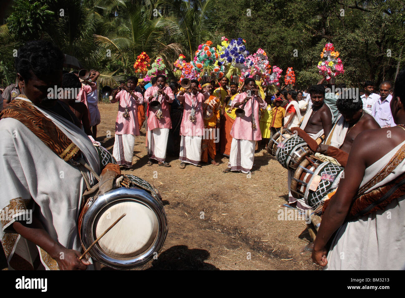 Karagattam folk dance hi-res stock photography and images - Alamy