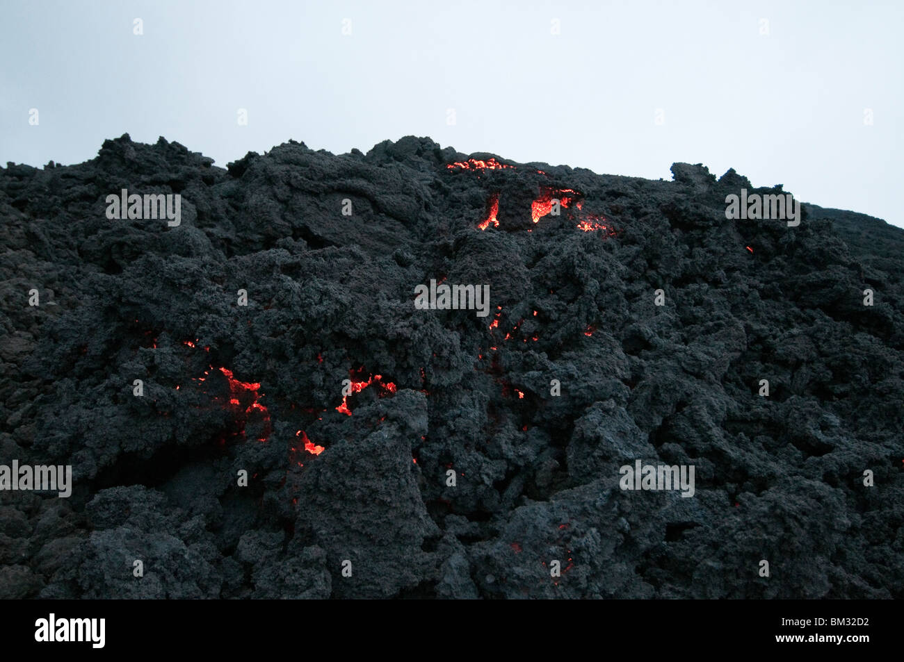 Lava flows on Volcan Pacaya, Guatemala Stock Photo - Alamy