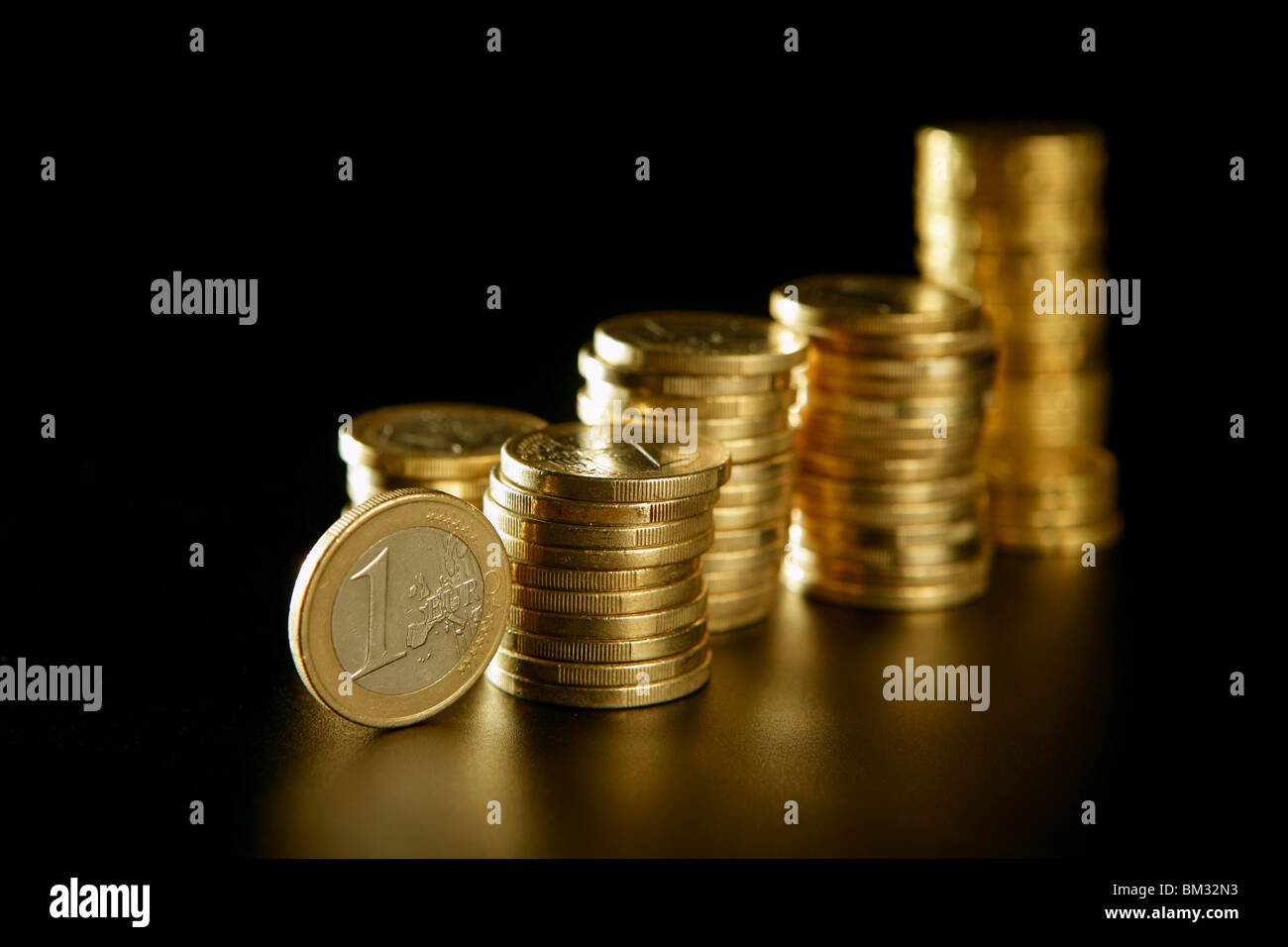 Coin columns hi-res stock photography and images - Alamy