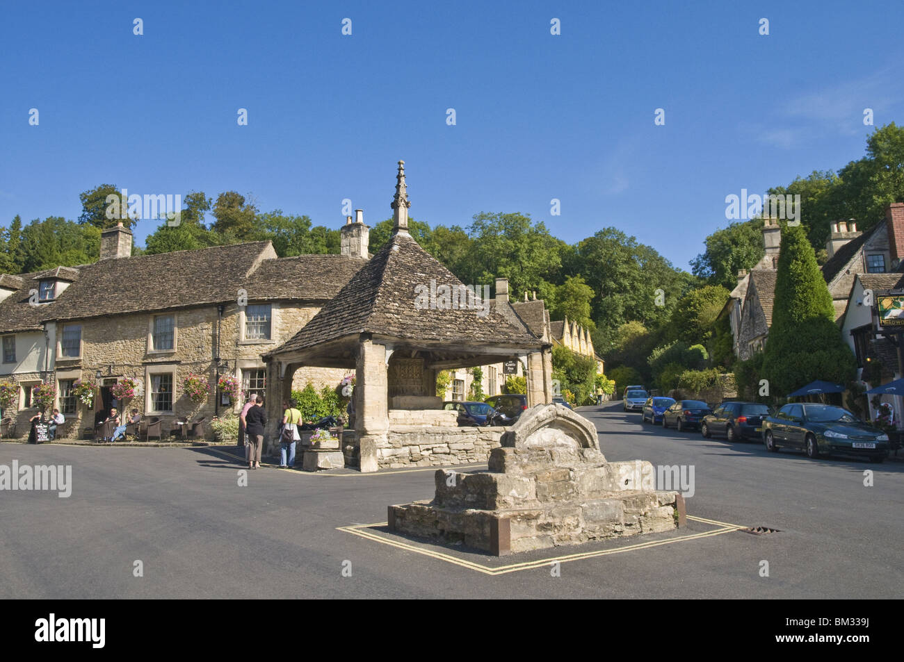 Castle Combe Village Centre Stock Photo - Alamy