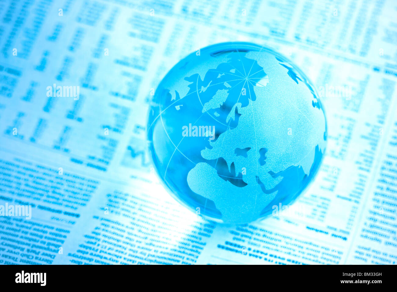 Business newspaper globe hi-res stock photography and images - Alamy