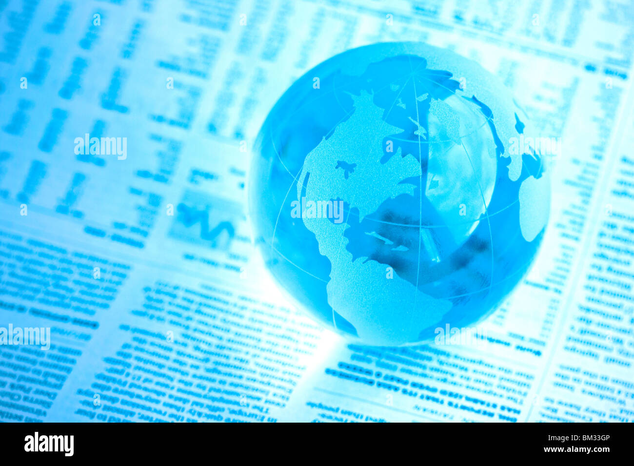 Business newspaper globe hi-res stock photography and images - Alamy