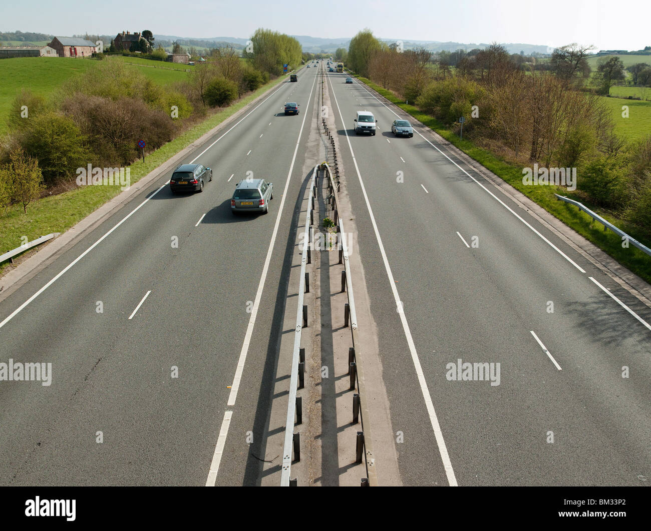 Dual carriageway road hi-res stock photography and images - Alamy