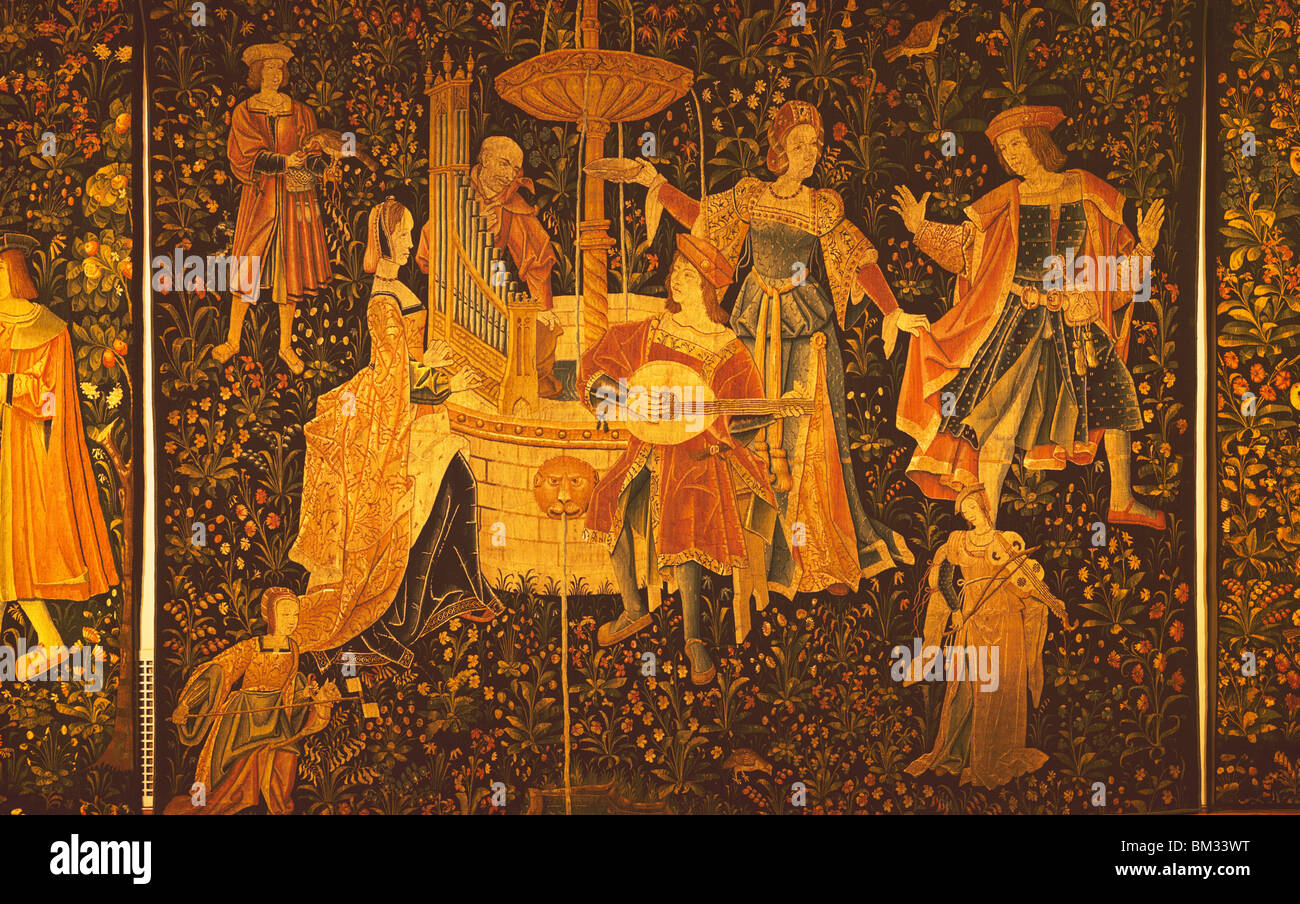 French court hi-res stock photography and images - Alamy