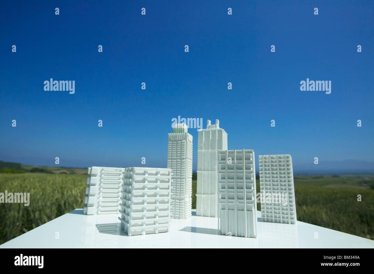 Architectural horizon hi-res stock photography and images - Alamy