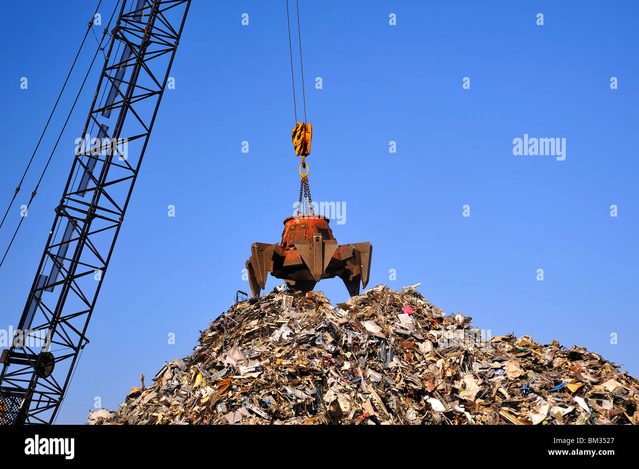 Crane in junkyard Stock Photo - Alamy