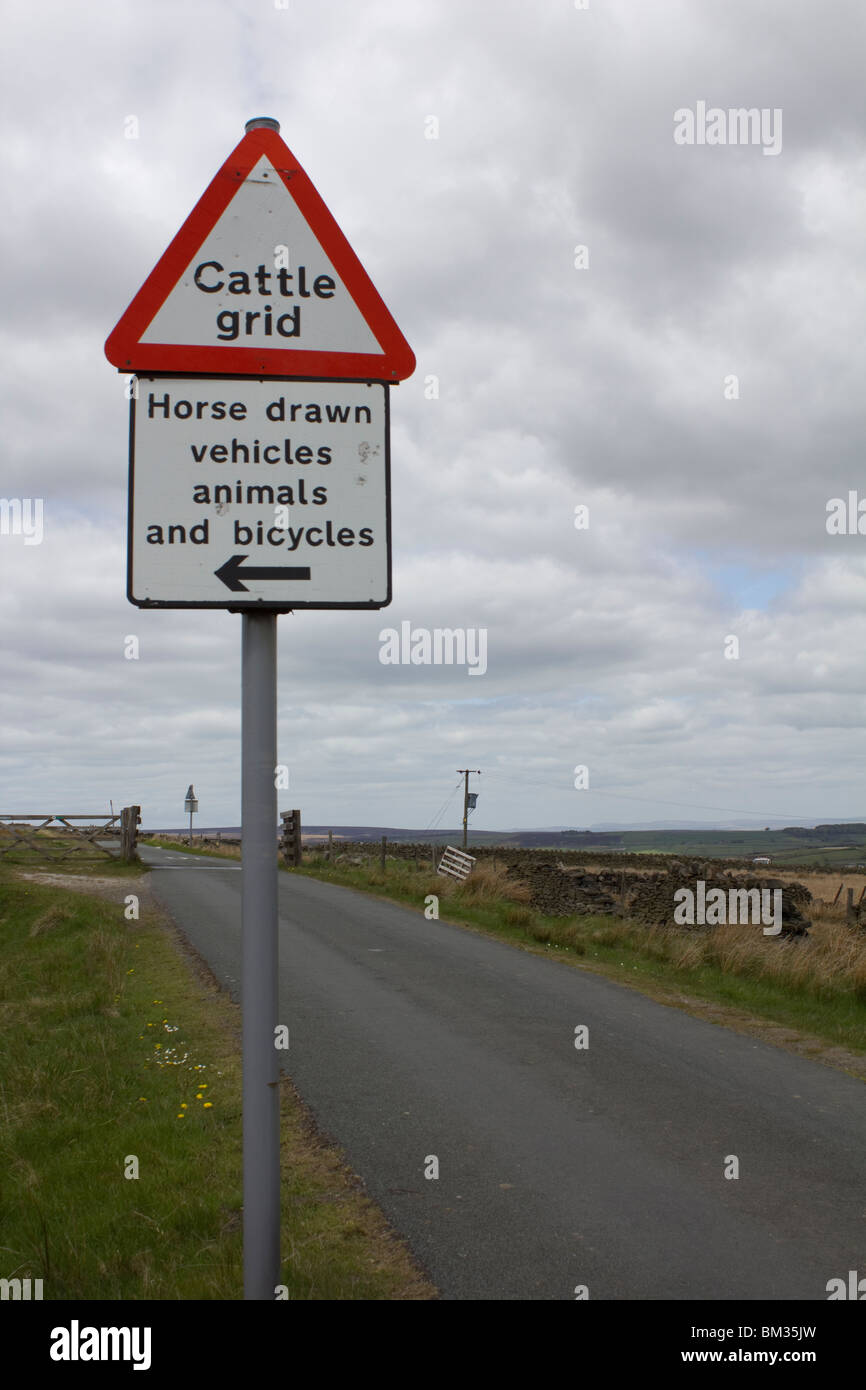 Cattle grid sign hi-res stock photography and images - Alamy
