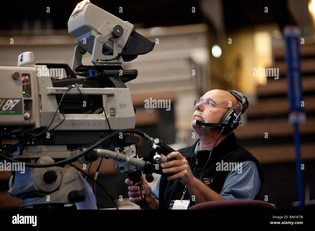 Cameraman and HD Camera (Side Stock Photo - Alamy
