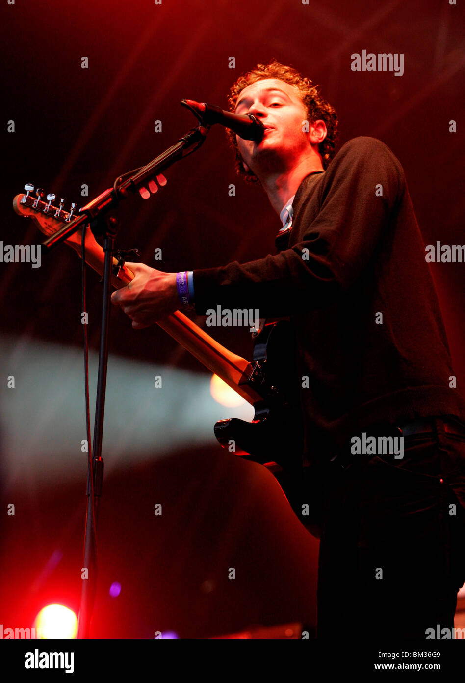 Tom smith lead singer editors hi-res stock photography and images - Alamy