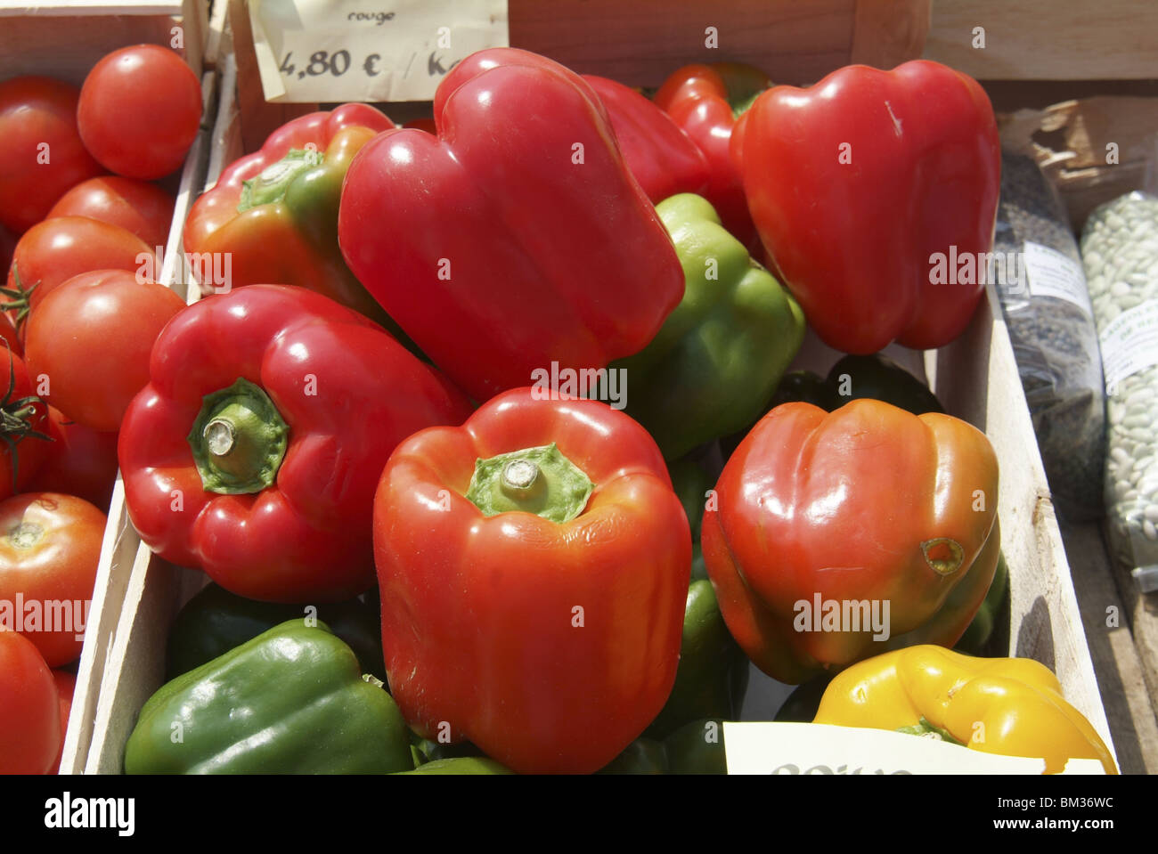 Bell peppers in box Stock Photo - Alamy