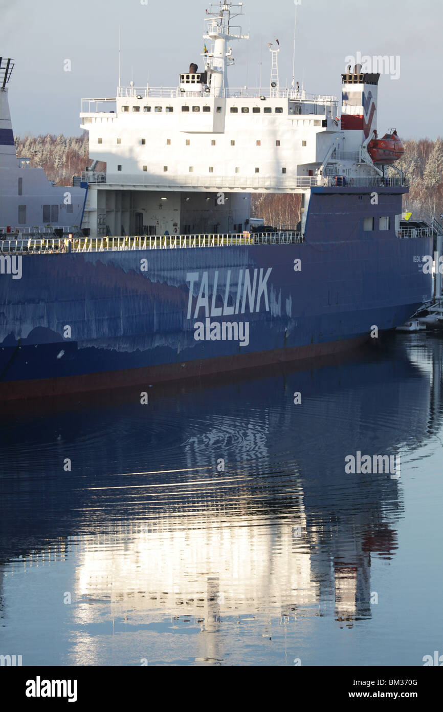TALLINK REGAL STAR IN HARBOUR CALM WINTER: Ferry Tallink Regal Star at ...