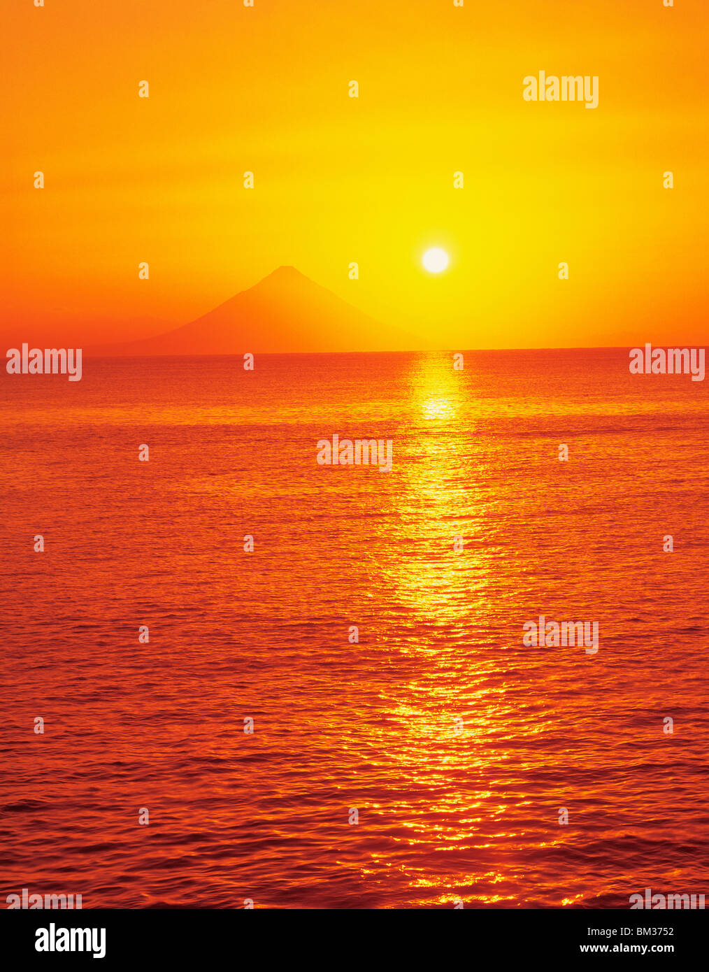 Mount kaimon hi-res stock photography and images - Alamy