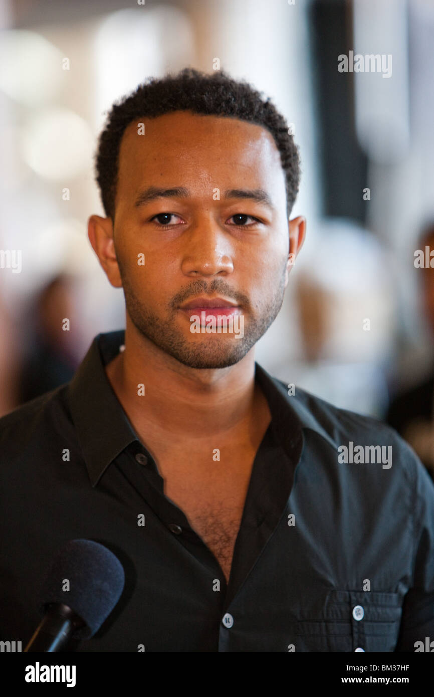 Singer songwriter john legend hi-res stock photography and images - Alamy