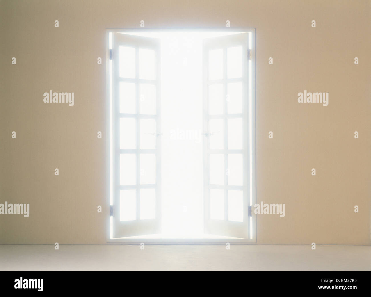 Opened door hi-res stock photography and images - Alamy