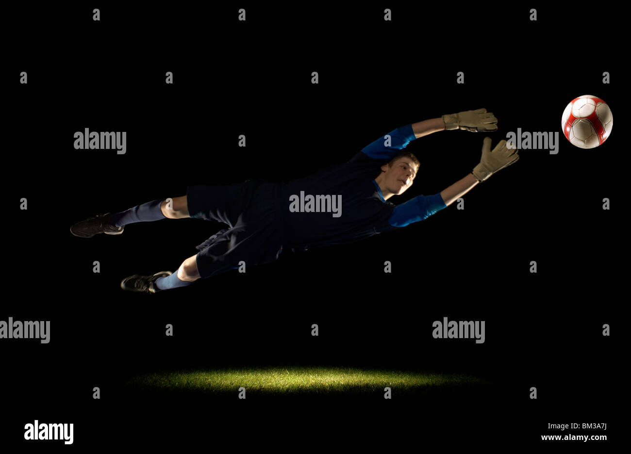 Diving teenager hi-res stock photography and images - Alamy