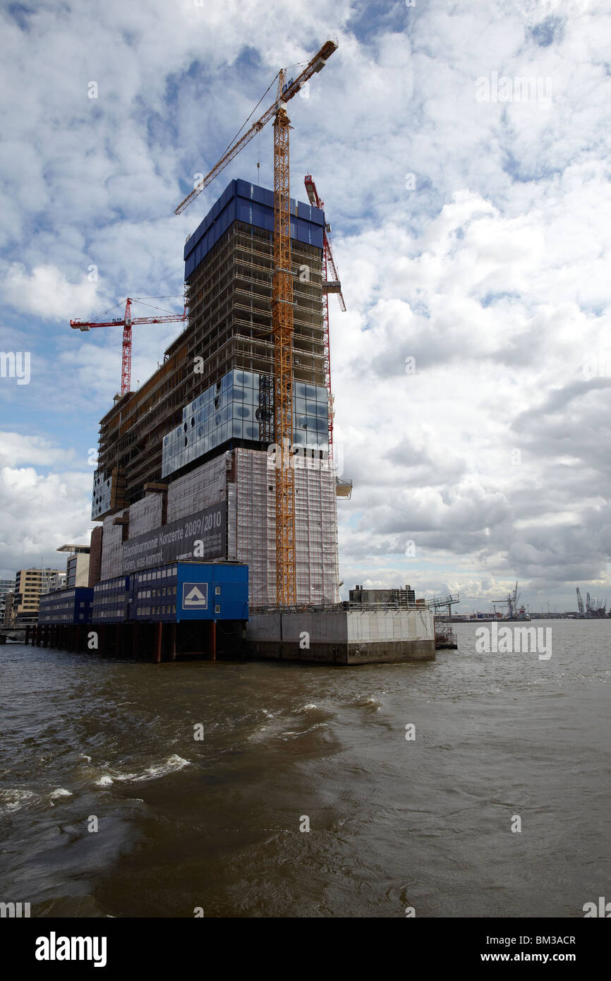 The construction site of the philharmonic hall 'Elbphilharmonie' Stock ...