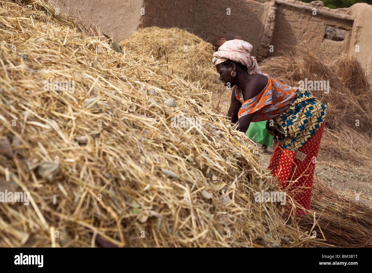Mali segou pottery hi-res stock photography and images - Alamy